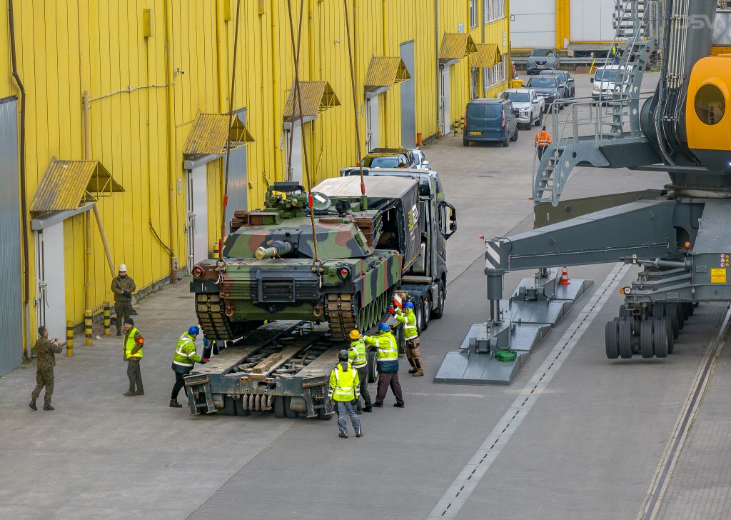 DSV dostarczyło kolejną transzę uzbrojenia dla Wojska Polskiego - Log24.pl
