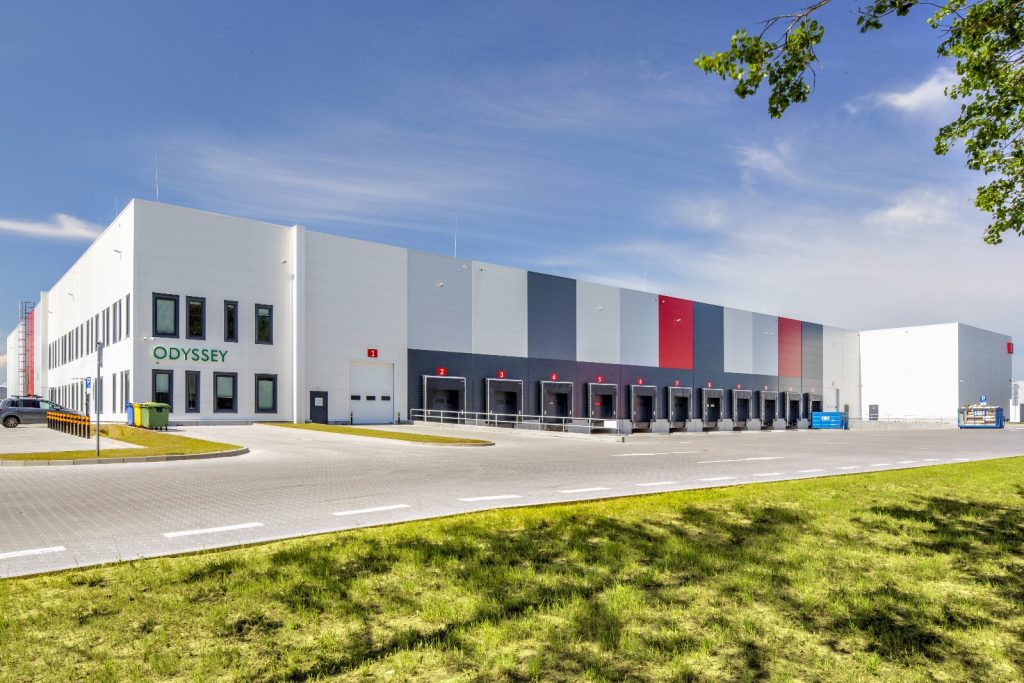 Orange przenosi się do 7R - Log24.pl